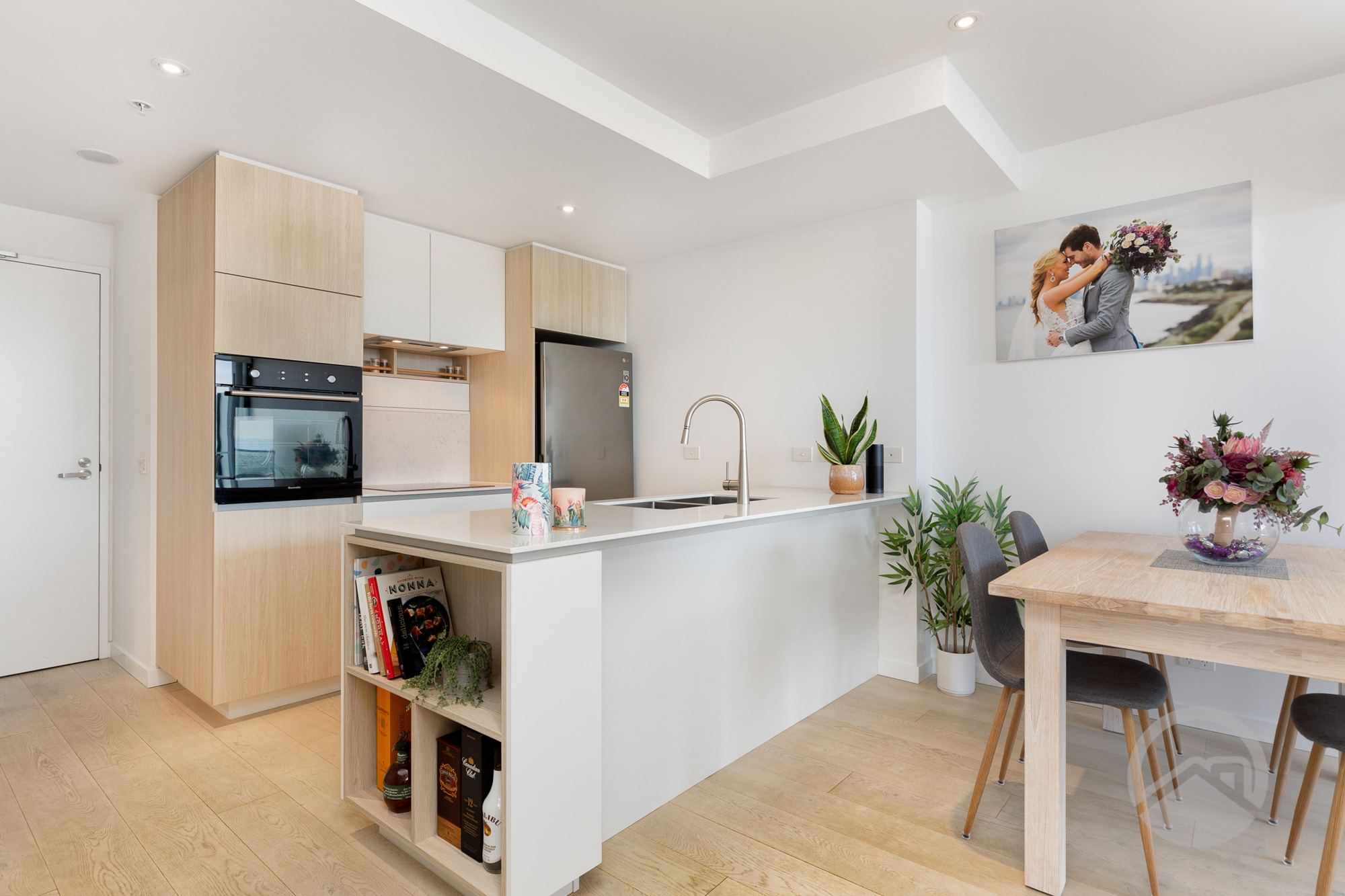 LIFESTYLE & COSMOPOLITAN LIVING WITH MAGNIFICENT VIEWS! SOLD FOR ASKING ...